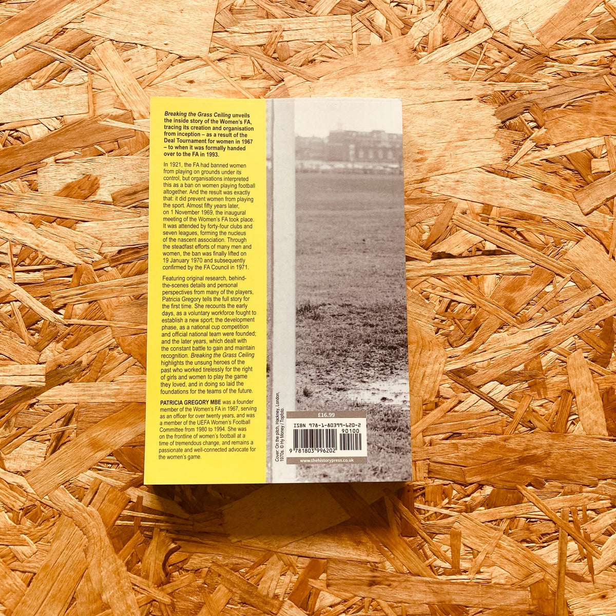 Breaking the Grass Ceiling: The History of the Women's Football Associ ...